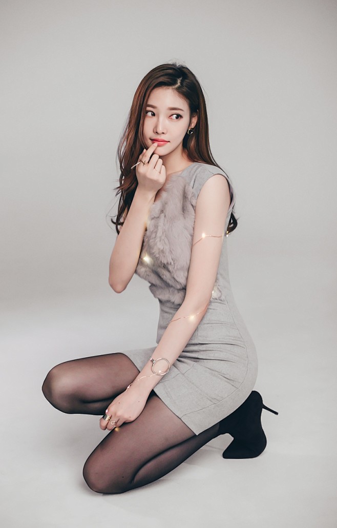 女性蹲姿照片人体结构参考来自cgbook.cn (614)