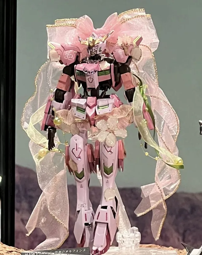 Pink gundam-花瓣网