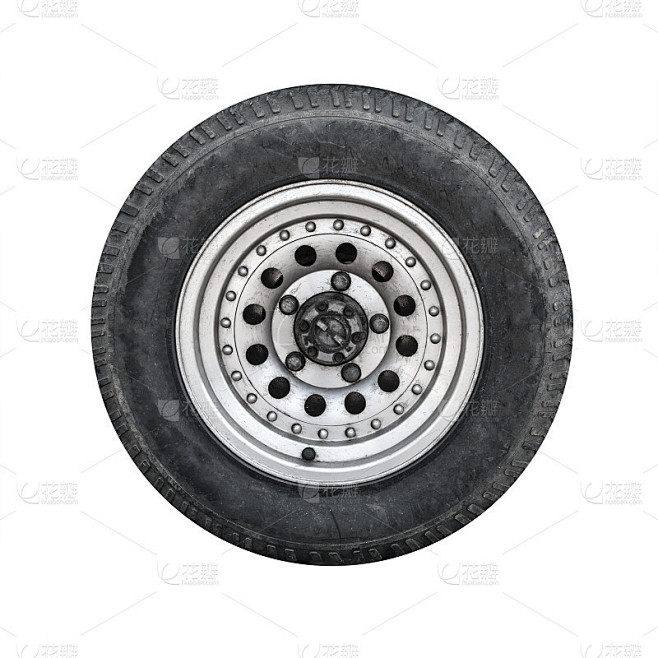 越野汽车车轮，前视图孤立上白色