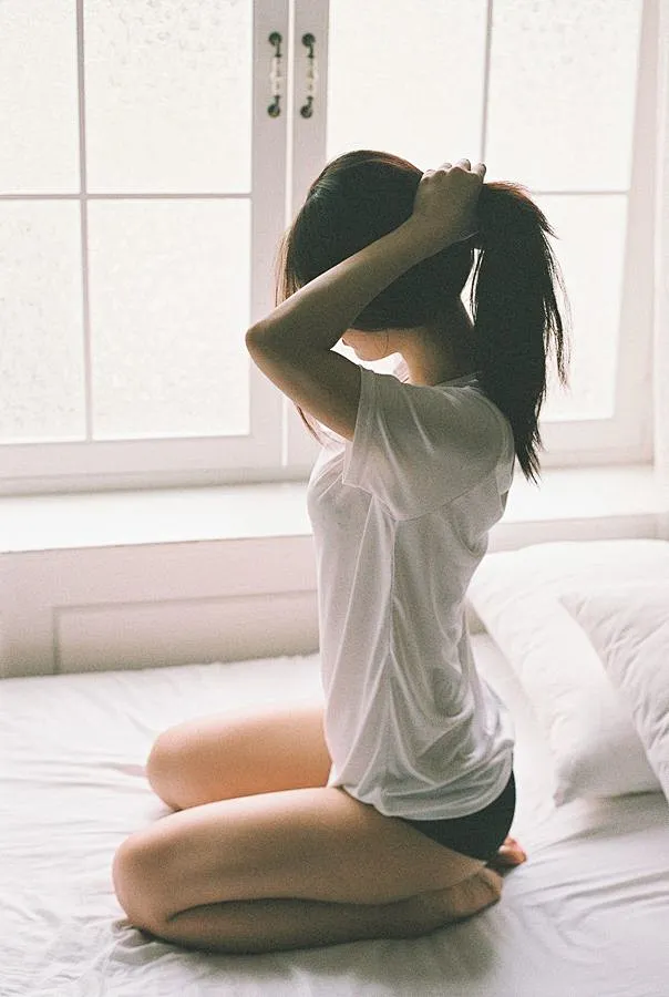 女性跪姿照片人体结构参考来自cgbook.cn (639)-花瓣网