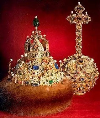 Russian Crown Jewels ~ Crown and Orb of Czar Michael by kara@北坤人素材-花瓣网