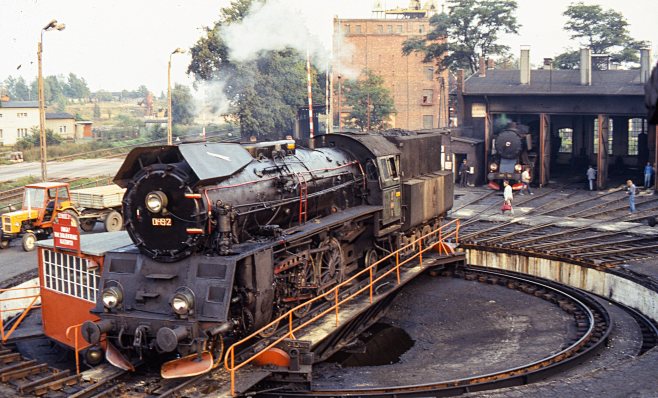the turntable : PKP Wolsztyn depot Poland september 1981