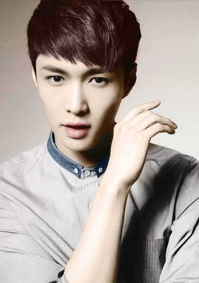 SM周照片集黑白版本原图 *EXO-花瓣网