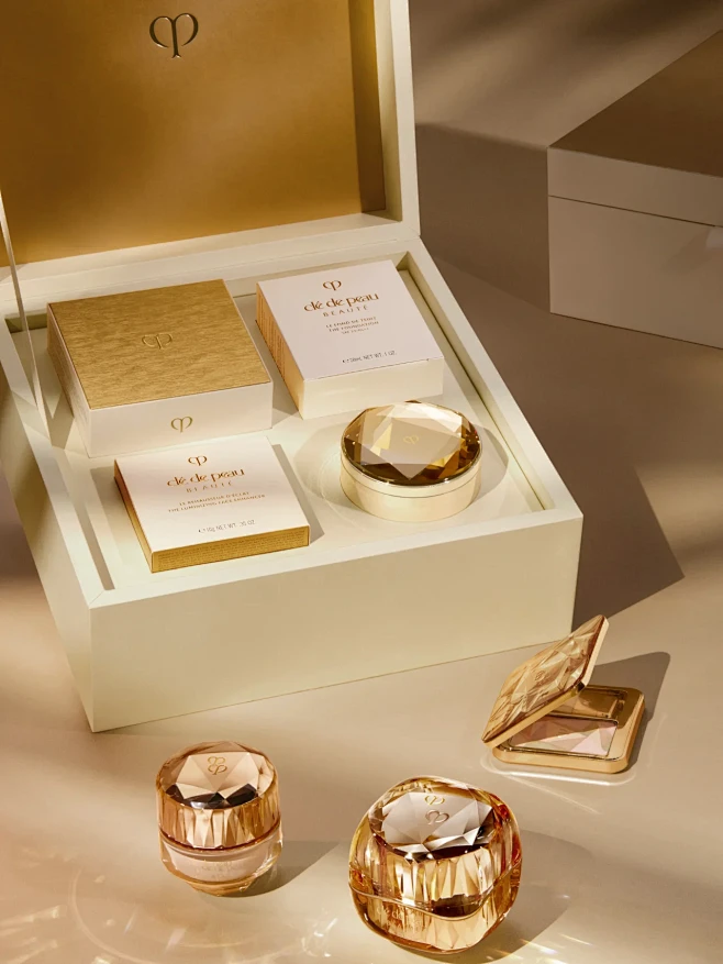 母亲节｜CPB肌肤之钥光耀献礼