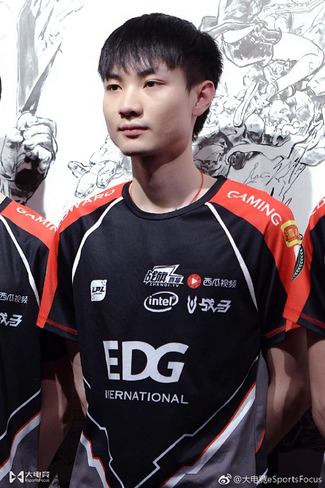 战队粉丝见面会 EDG 现场高清图集 #英雄联盟S8# #2018全球总决赛# @EDG电子竞技俱乐部 EDG -花瓣网