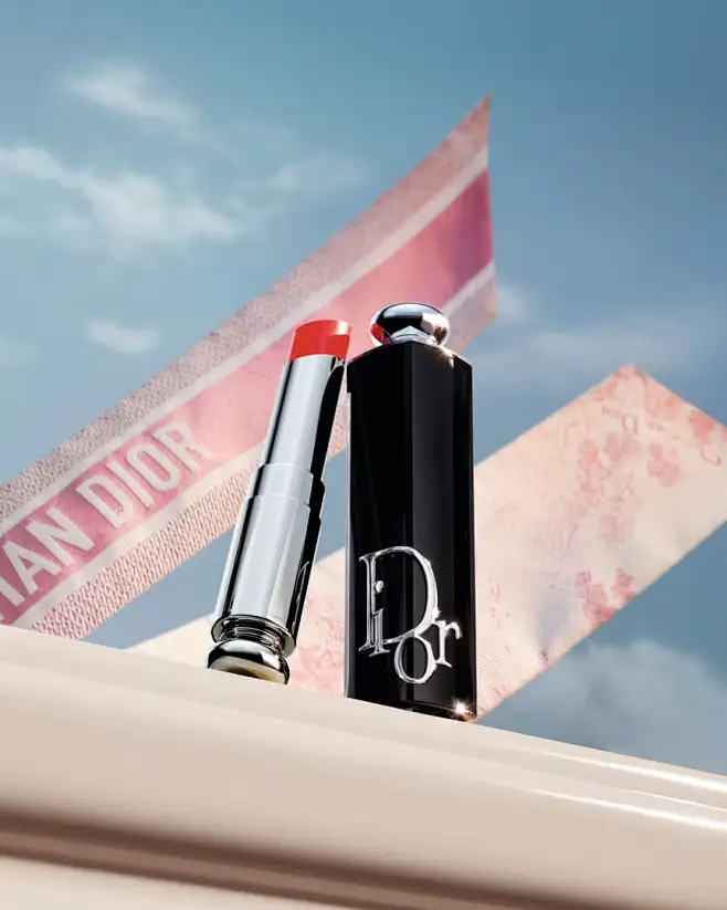 Photo by ELLE KOREA 엘르 코리아 on May 08, 2025. May be an image of one or ...