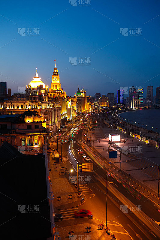 航拍上海外滩夜景天际线