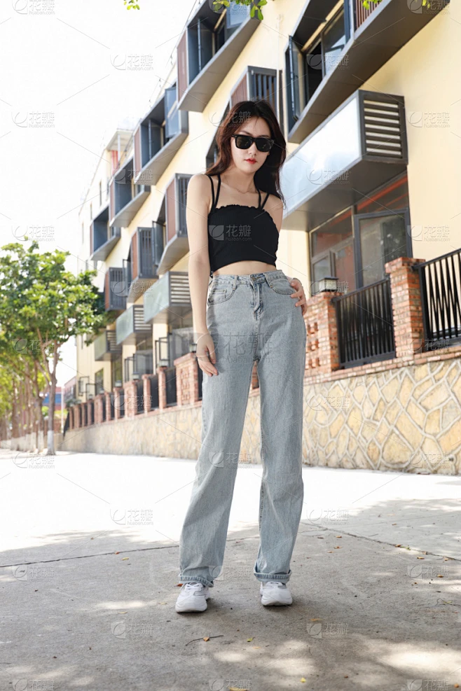 人物系列写实穿着时尚的女装模特的街拍正面全身照素材-花瓣网