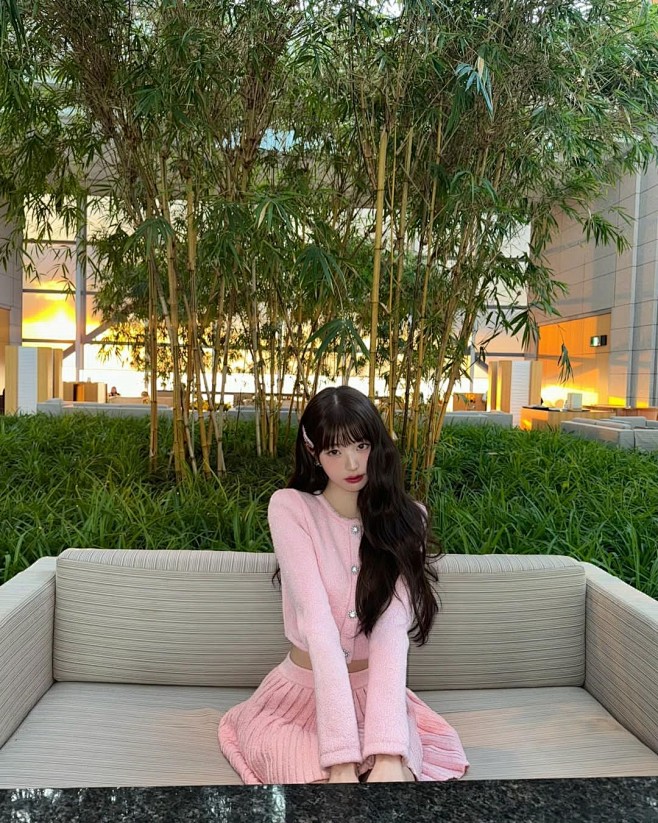 张元英ins 12.9更新 “粉色永远不会出错”