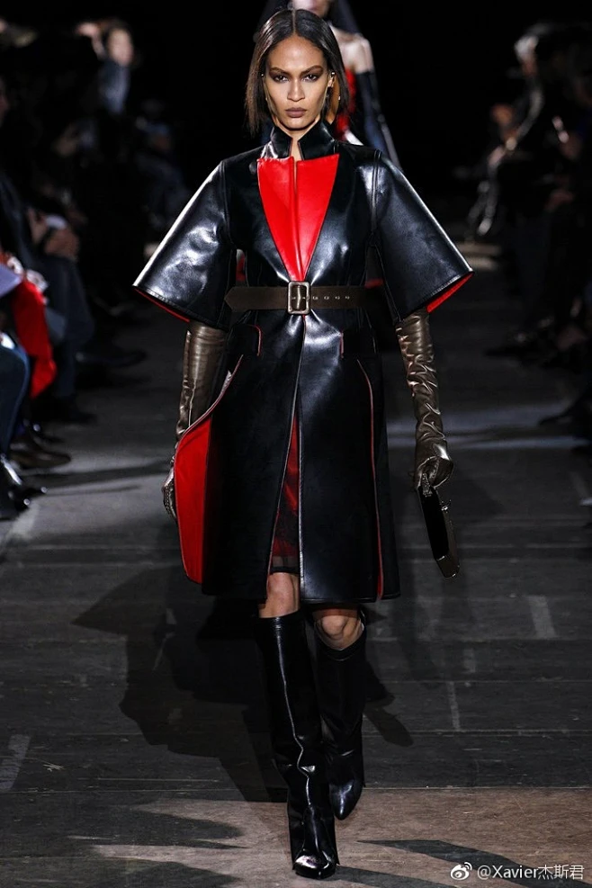 杰斯君猫步游 Givenchy f/w 2012 Ricardo Tisci手下Givenchy的暗夜语言已经成为时装史中的深刻一记。♥️ -花瓣网