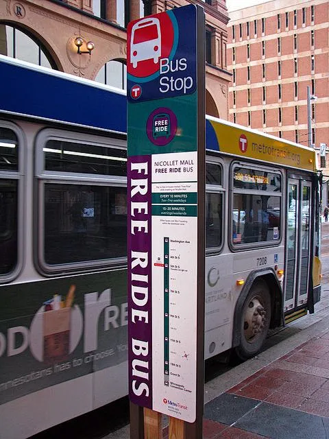 Free Ride Bus Sign by MSPdude, via Flickr-花瓣网