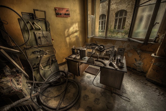 621)The contraption room ︰︰ ( Explore )