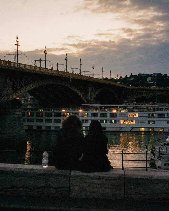 布达佩斯街头的浪漫 03 | Peter Varsics胶片影像 -花瓣网