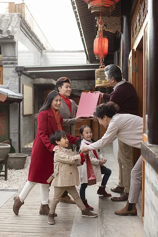 快乐家庭庆祝新年照片下载-花瓣网