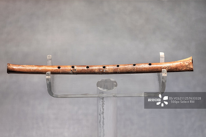 贾湖骨笛，新石器时代距今9000年，中国最早的乐器河南博物院图片素材