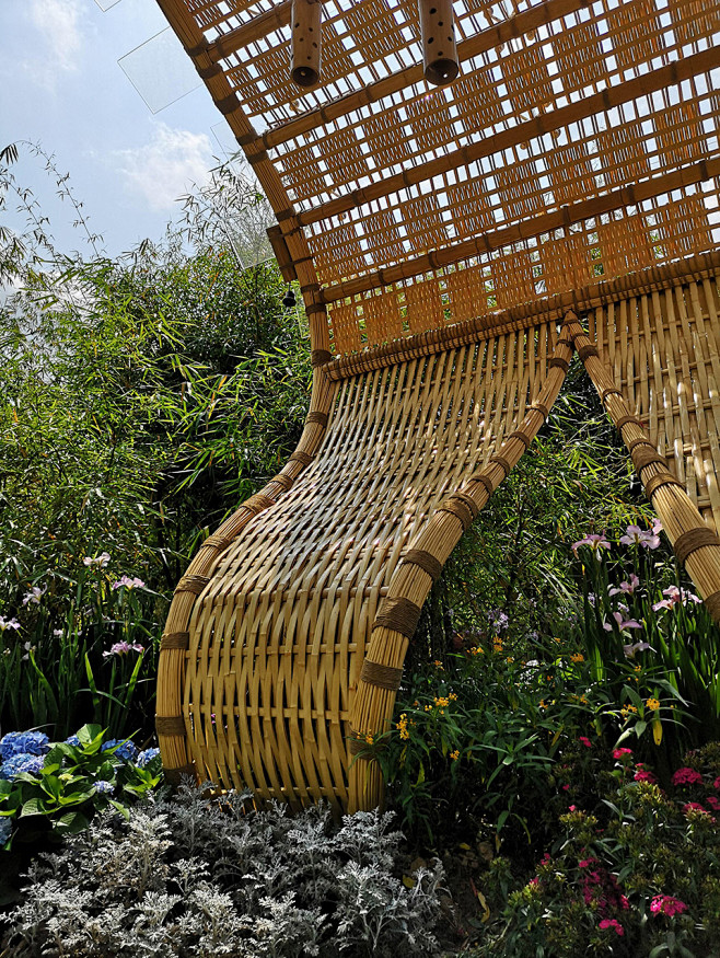 51_013-tide-bamboo-installation-china-by-beryl