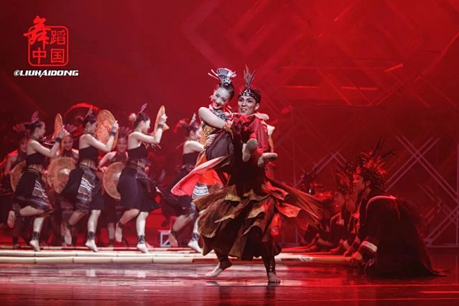 【黎族山歌剧】海南首演《呦呦鹿鸣》黎族歌舞歌颂人与自然