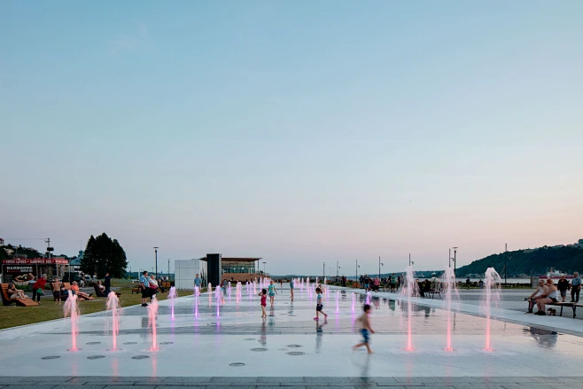 利维斯帕凯码头和滨海广场 / Lemay – mooool木藕设计网-花瓣网