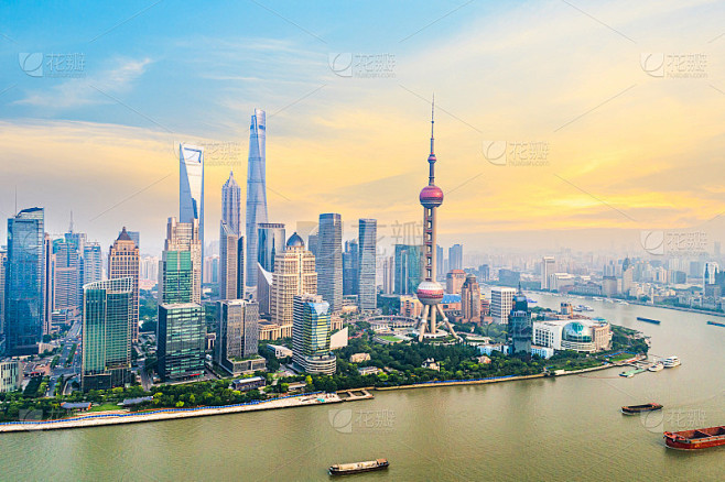 航拍上海外滩天际线鸟瞰图