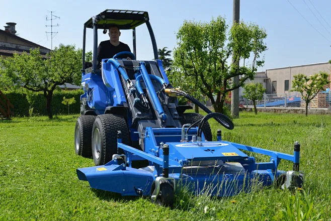MultiOne-mini-loader-SD-series-lawn_mower_01-1030x688-花瓣网