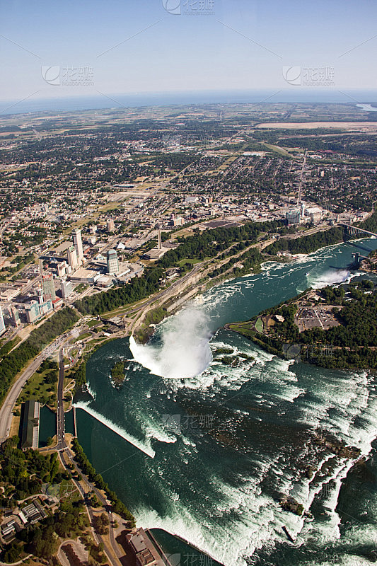 加拿大尼亚加拉大瀑布从天而降