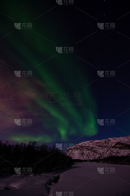北极光，艾贝耶娃河，挪威阿尔塔