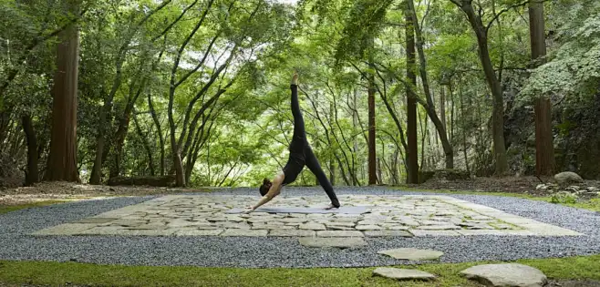 tengamine_terrace_yoga_high_res_26417图片_京都安缦图片素材-花瓣网