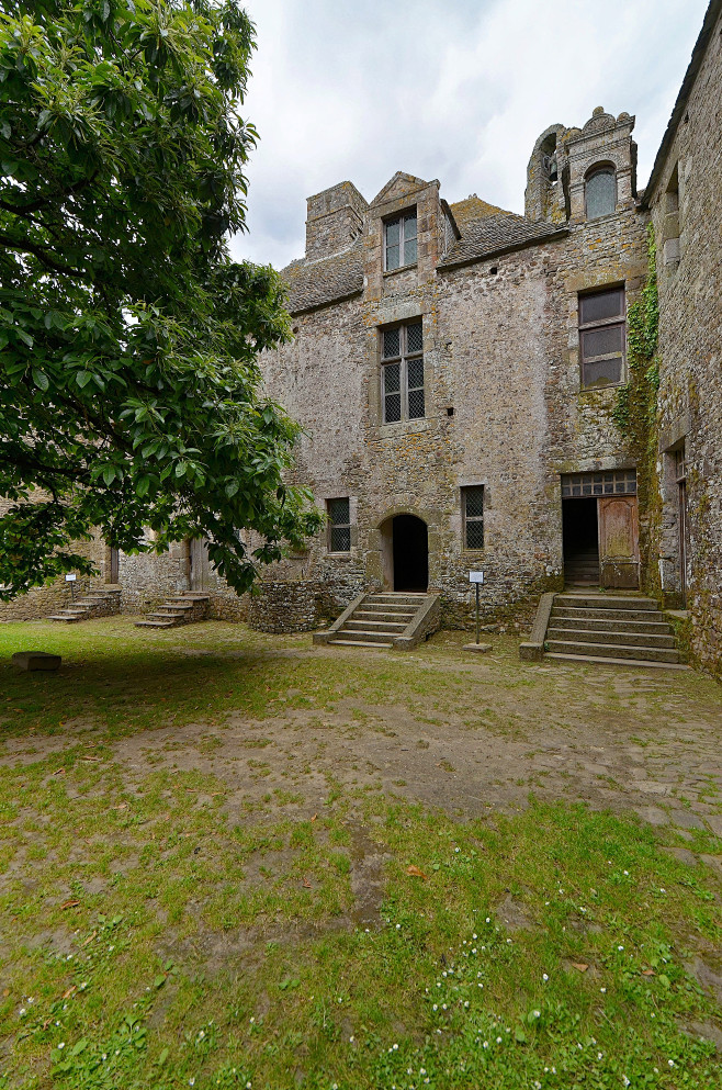 Château de Pirou (Manche) - Le vieux logis : Château de Pirou (Manche ...