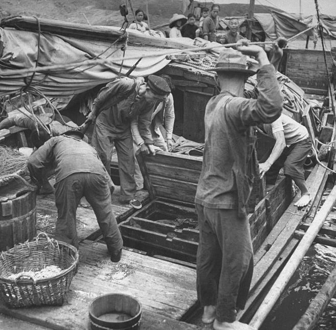 伯恩斯的中国摄影集.By Jack Birns.美国生活杂志.1947至1949年.带英文书签_页面_0204