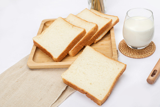 土司方包牛奶面包早餐美食摄影图