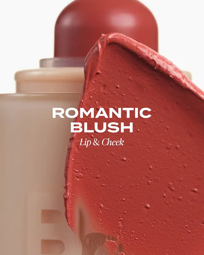 Photo by BANILA CO Makeup Global on April 16, 2025. 可能是包含下列内容的图片：一人或多人 ...