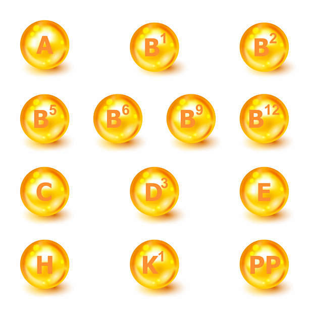 ビタミンaは、b1、b2、b5、b6、b9、b12、c、d3、e、h、k1、pp.ビタミン複合体。アイコンセット。ベクターの図。栄養サインベ