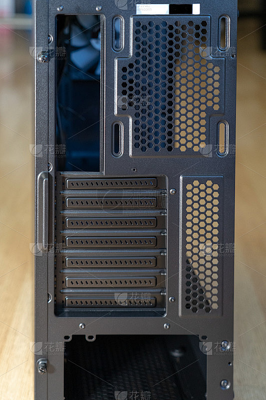 Pc构建 Pc机箱背面 Pci E插槽