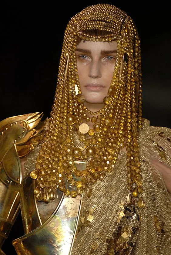 Christian Dior Fall 2006 Runway Pictures Christian Dior at Couture Fall ...