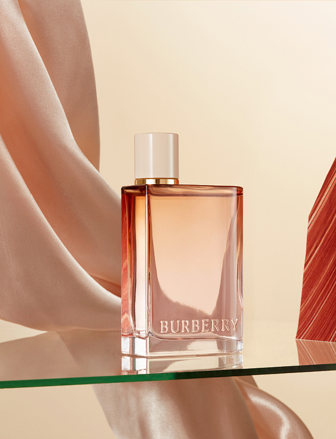 Tais Sirote on Behance