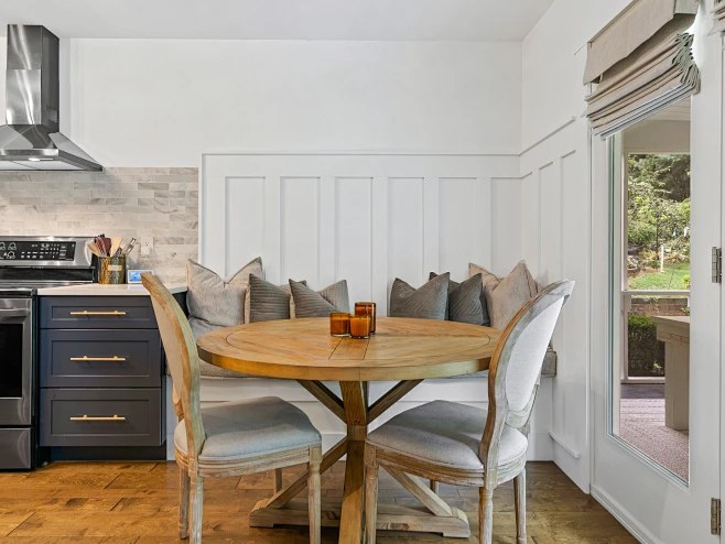 Inspiration for a mid-sized transitional medium tone wood floor, brown ...