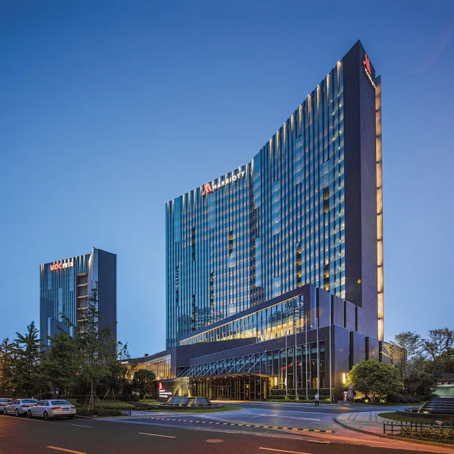 Hangzhou Marriott Hotel Qianjiang : Located along the western bank of ...