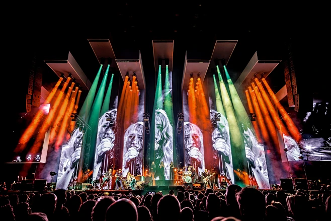 concert STAGE DESIGN Stage Scenic Design concerts Stage decoration ...