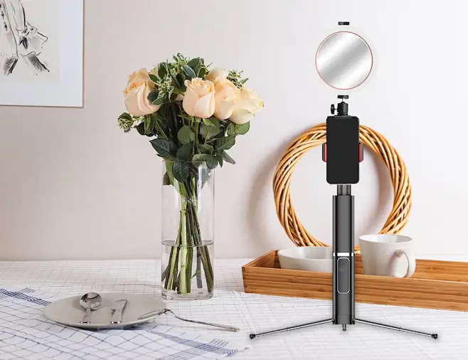 Mirrex Smart Portable Personal Mirror lets you master on-the-go selfies-花瓣网