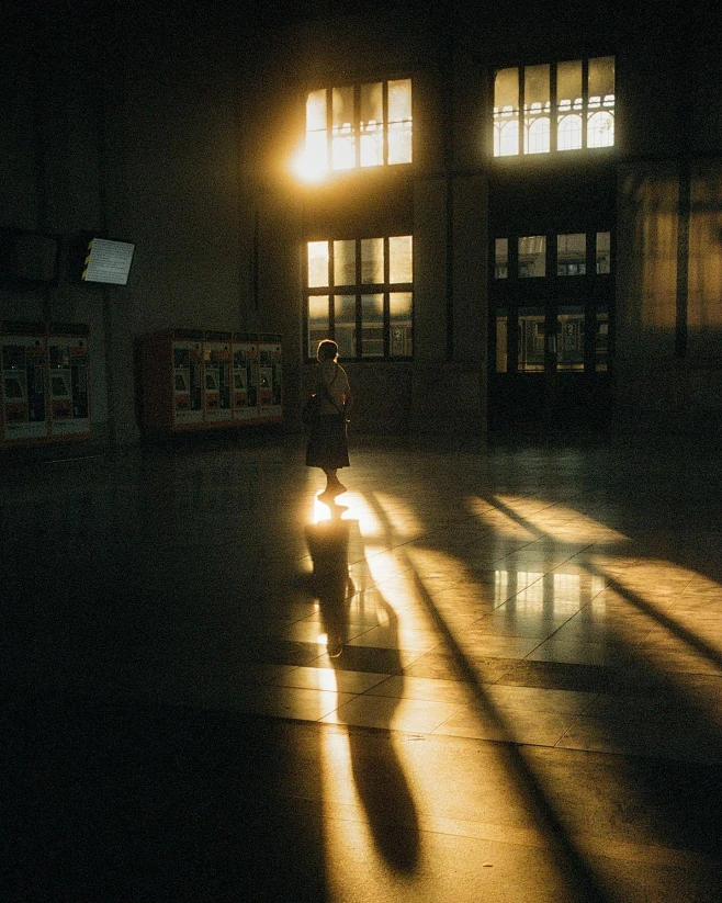 光影布达佩斯｜Peter Varsics-花瓣网