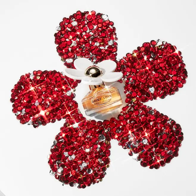 Photo shared by Marc Jacobs Fragrances on November 08, 2019 tagging ...