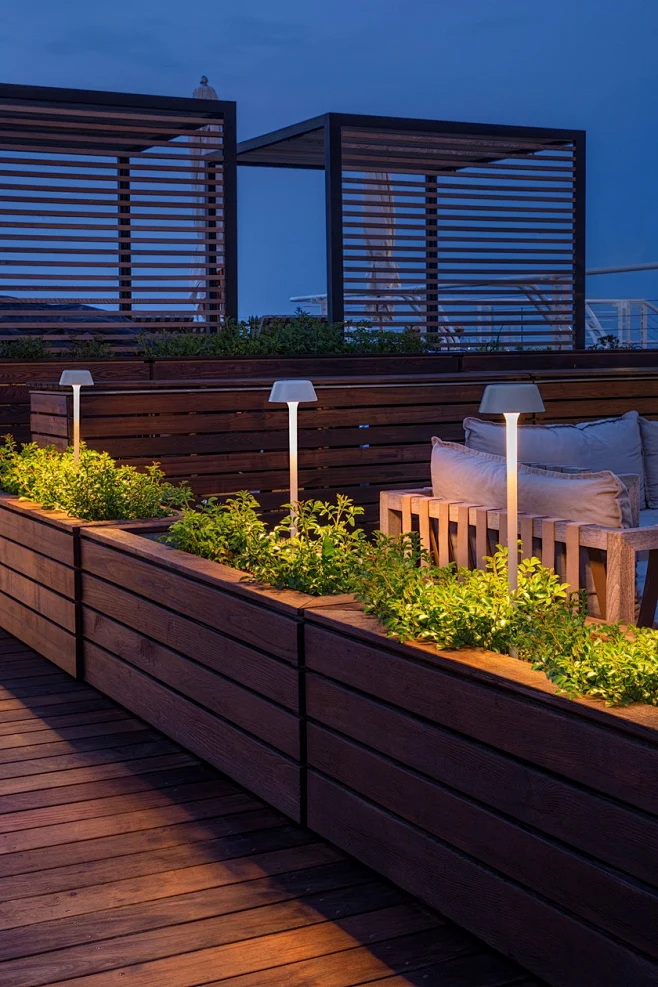 户外台灯 FIREFLY IN THE SKY | 台灯 by PANZERI_13-花瓣网