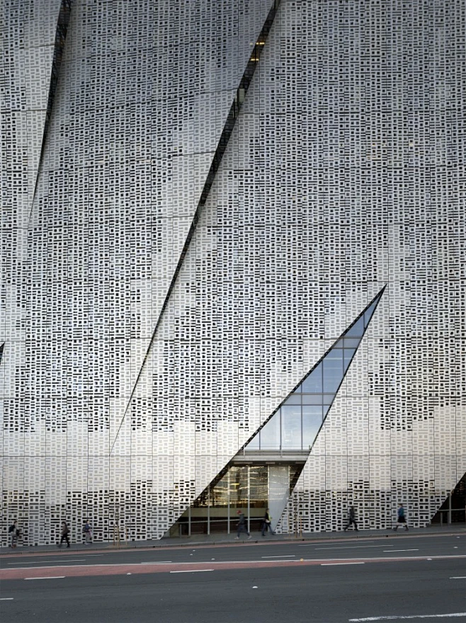 【钢结构金属幕墙建筑设计图集下载】钢板装饰外立面建筑/穿孔板不锈钢公共建筑图片_纹理表皮图片素材-花瓣网