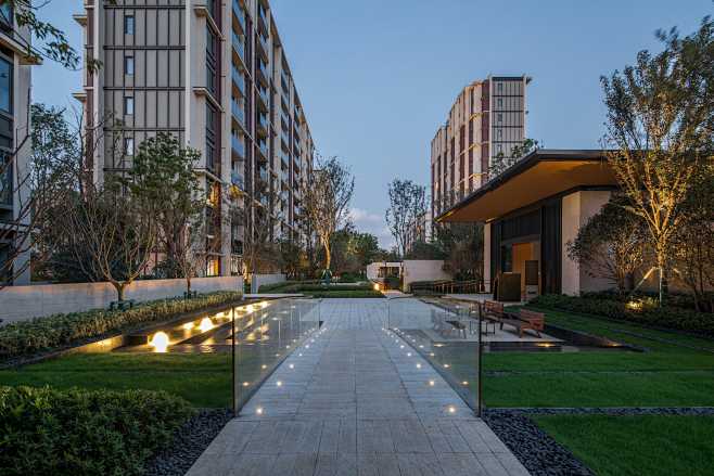 mooool_Landau_UNI_CITY_28