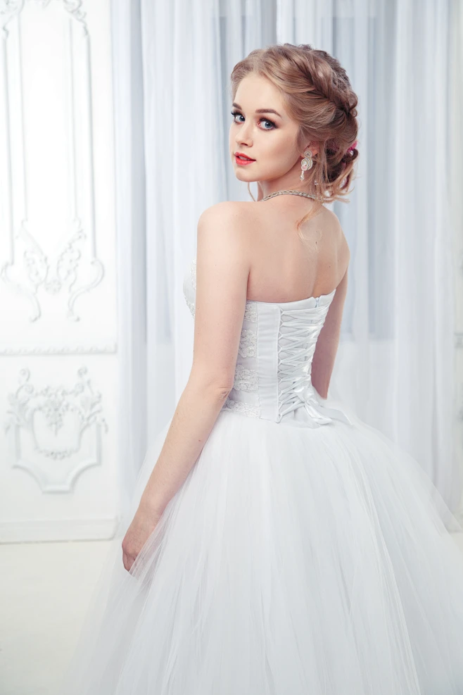 shutterstock_771354385-花瓣网