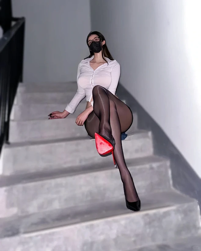 178cm白衬衫配皮裤，高跟仍是我最爱，学姐风-花瓣网