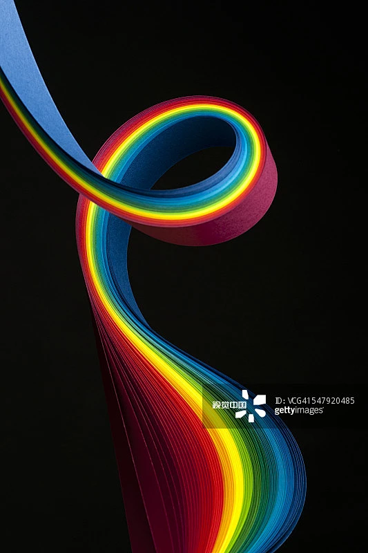 Curves of rainbow colored paper_创意图片-花瓣网