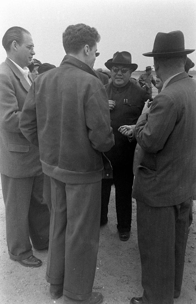 伯恩斯的中国摄影集.By Jack Birns.美国生活杂志.1947至1949年.带英文书签_页面_0867