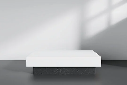 3d静物台 图源免费大图 房间内有窗户光线背景的产品展示台。 3d 渲染 花瓣网