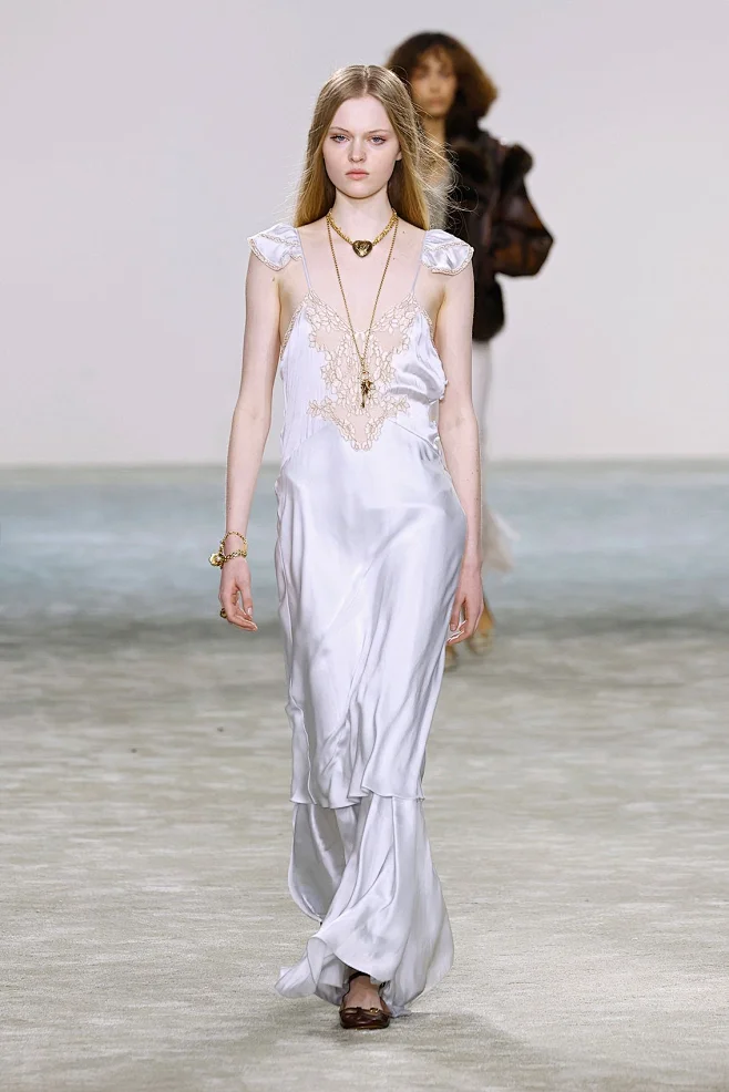 Chloé A/W 25 Womenswear | SHOWstudio-花瓣网